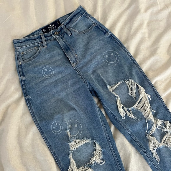 Hollister | Jeans | Smiley Face Holister Ripped Mom Jean | Poshmark